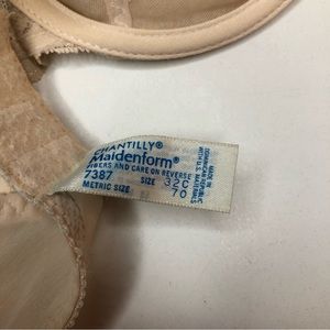 Maidenform | Intimates & Sleepwear | Vintage Maidenform Chantilly Bra ...